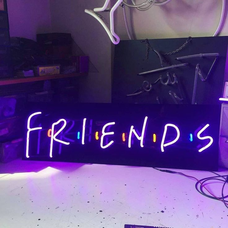 Neon Signs For Friends – LUCKYNEON
